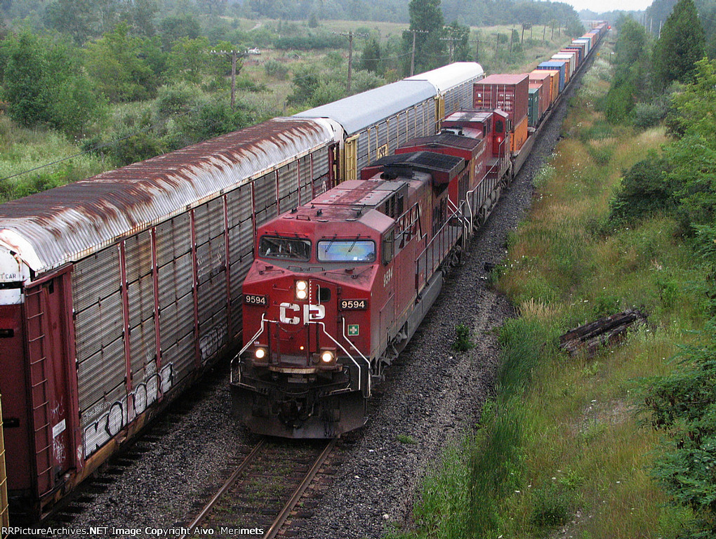 CP 9594 west at Coakley